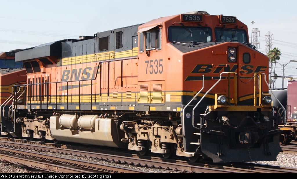BNSF 7535